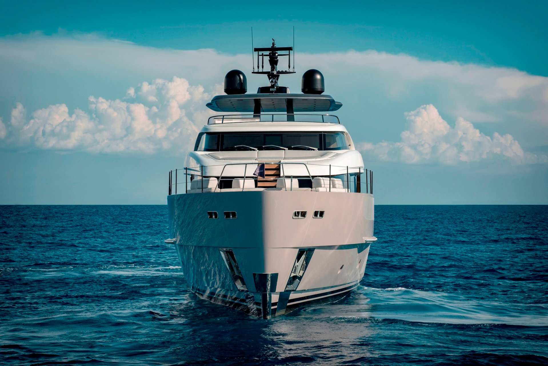 Yacht SAL, Sanlorenzo SD90 | CHARTERWORLD Luxury Superyacht Charters